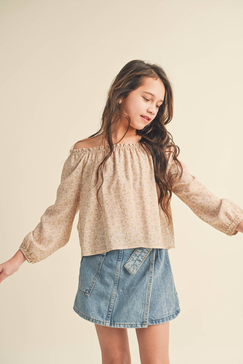 TWEEN KIDS GIRLS RAGLAN RUFFLE NECK PEASANT TOP (7-14) – Just B.Tween